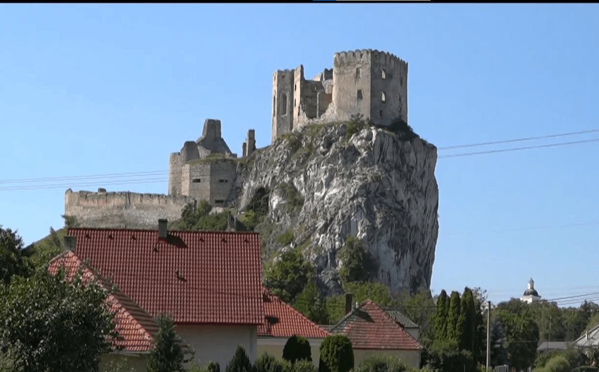 Beckovský hrad vynovia za takmer 900 000 eur - Správy STVR