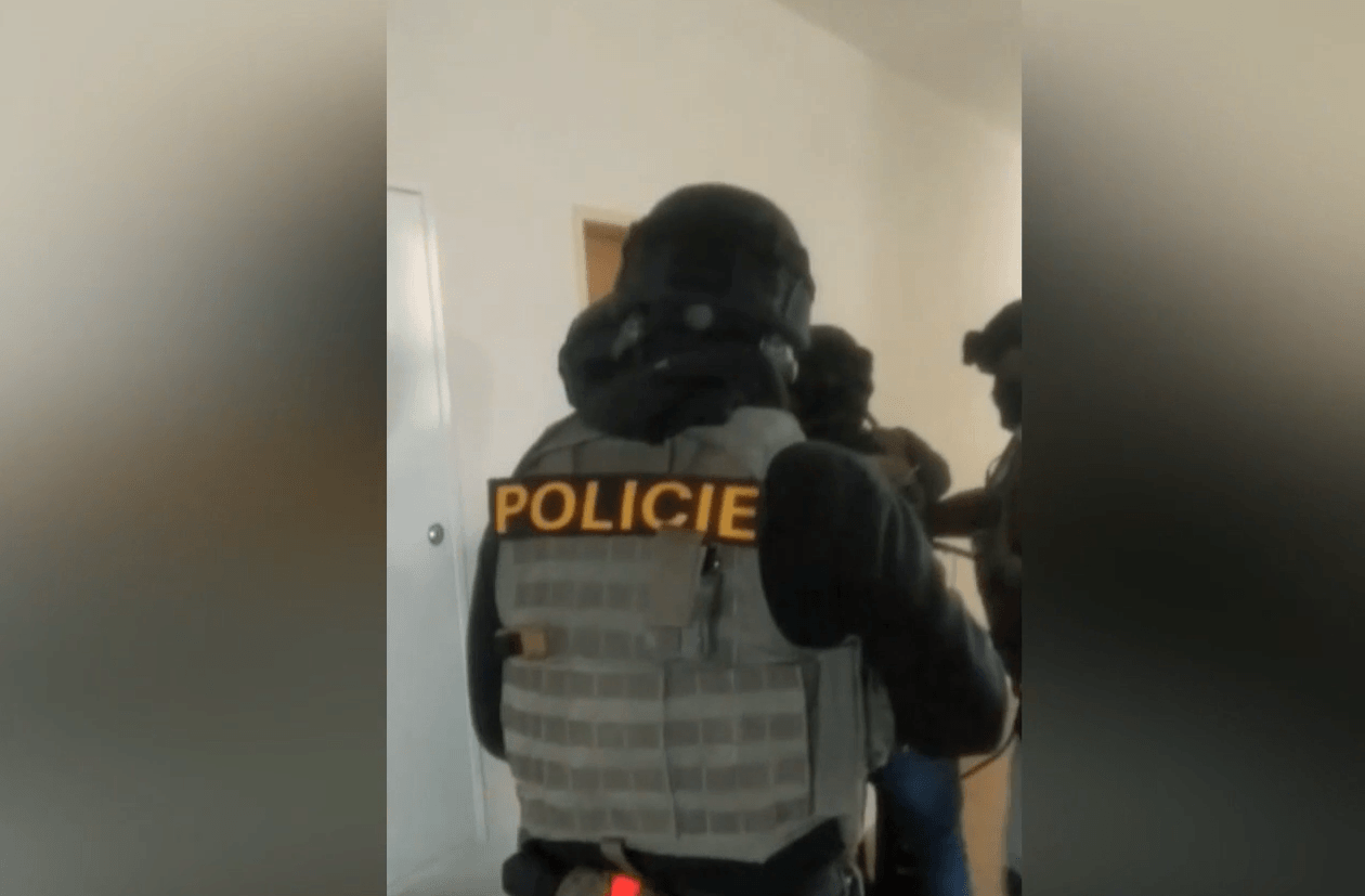 Nelegálnym obchodom s liekmi zarábali milióny eur, gang riadili Slováci ...