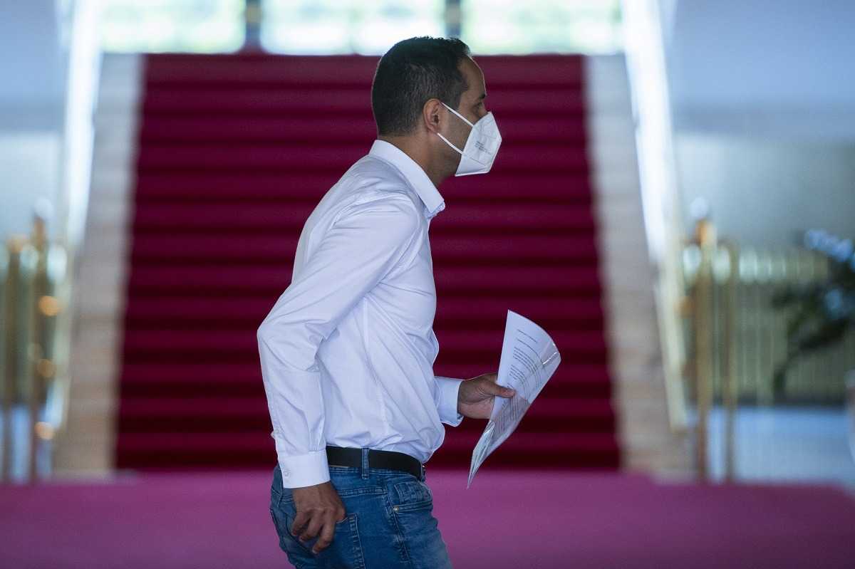 Ján Herák obvinený zo zneužívania sa vzdal mandátu - Správy STVR