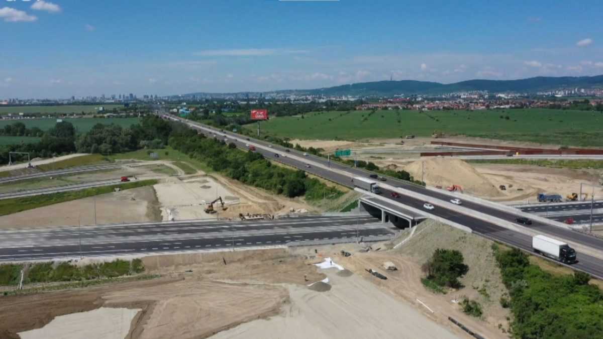 Otvorili ďalšie úseky D4R7, na ostatné si ľudia ešte počkajú - Správy STVR