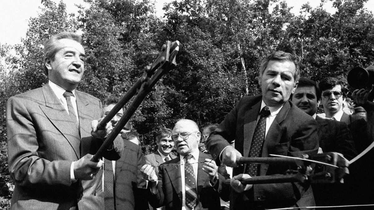Gyula Horn bol známy ako muž, ktorý otvoril železnú oponu - Správy STVR