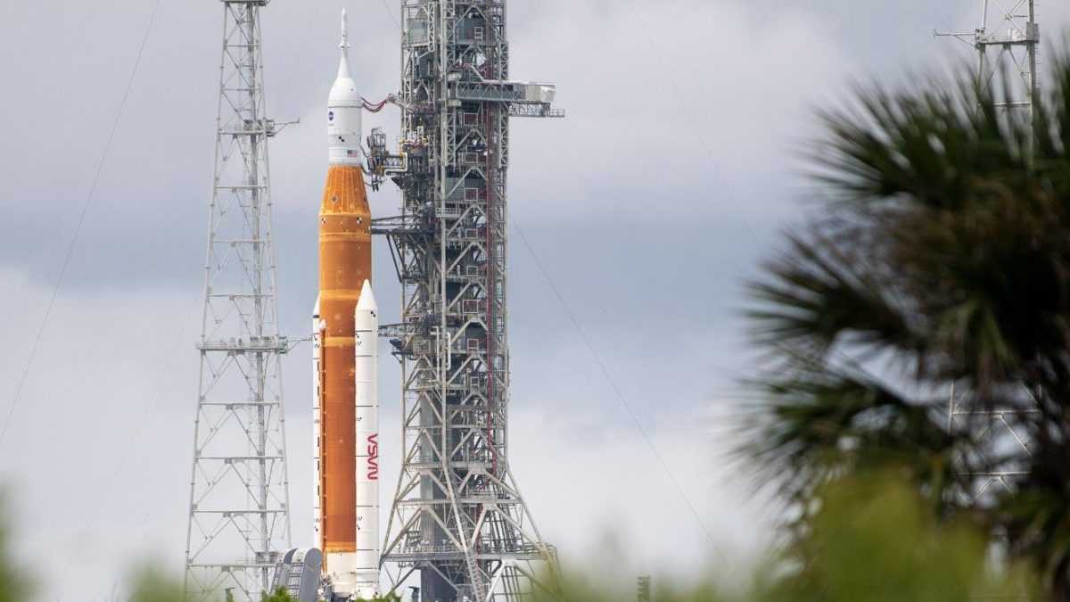 NASA pre technické ťažkosti zrušila štart novej rakety na Mesiac ...