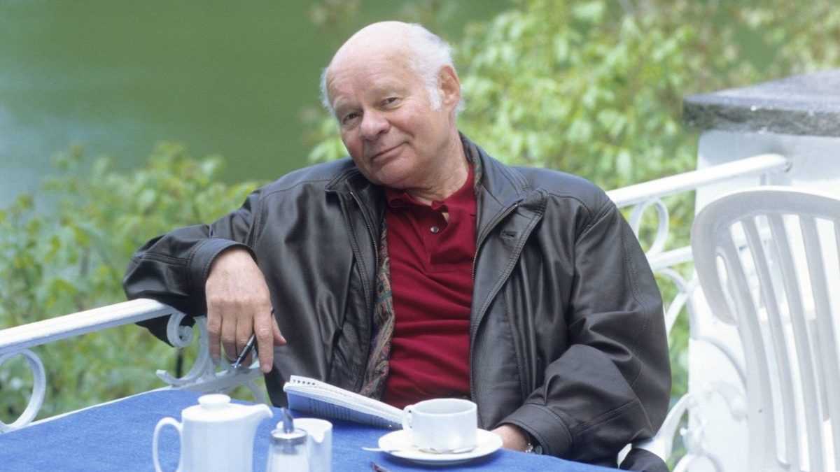 Zomrel predstaviteľ Sama Hawkinsa z filmov o Winnetuovi - Správy STVR