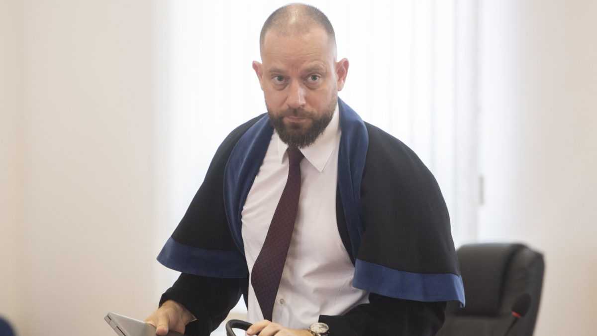 ŠTS odmietol obžalobu podanú na advokáta Paru - Správy STVR