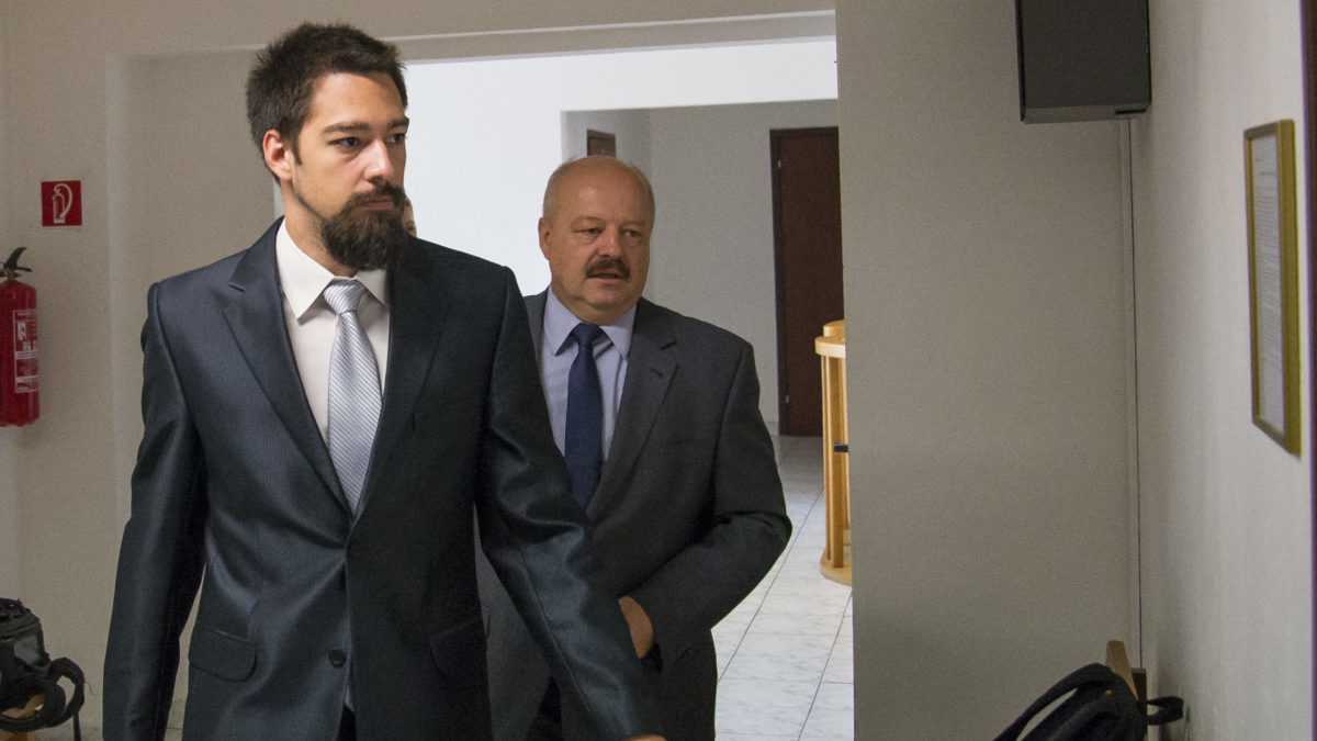 Macka oslobodili spod obžaloby v kauze fekálnych útokov - Správy STVR