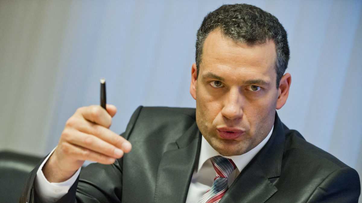 Exšéf VšZP už nečelí obvineniu z korupcie - Správy STVR