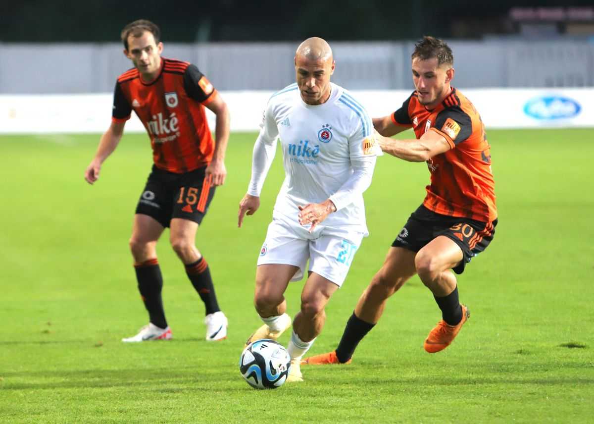 Niké liga: Slovan zvíťazil v Ružomberku - Správy STVR