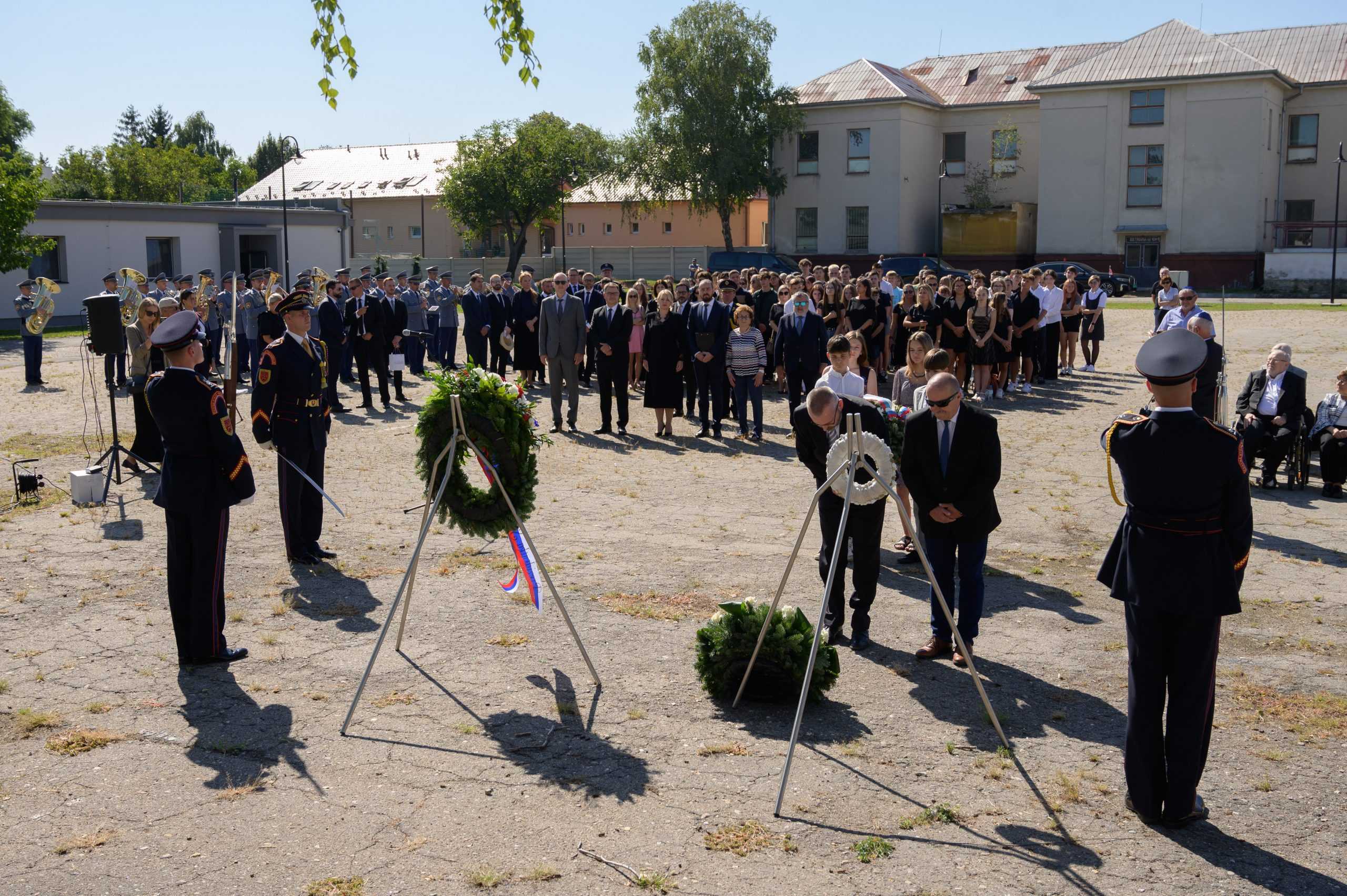 V Seredi si pripomenuli Deň obetí holokaustu - Správy STVR