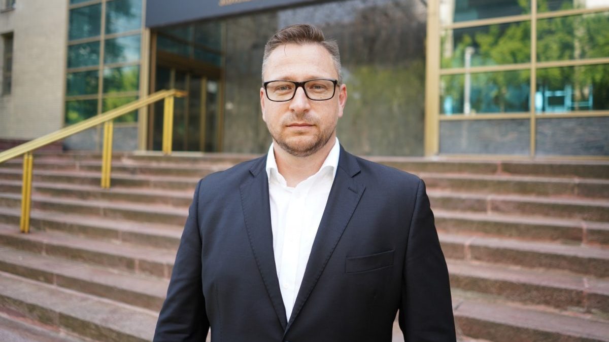 Martin Pekár sa vzdáva mandátu - Správy STVR