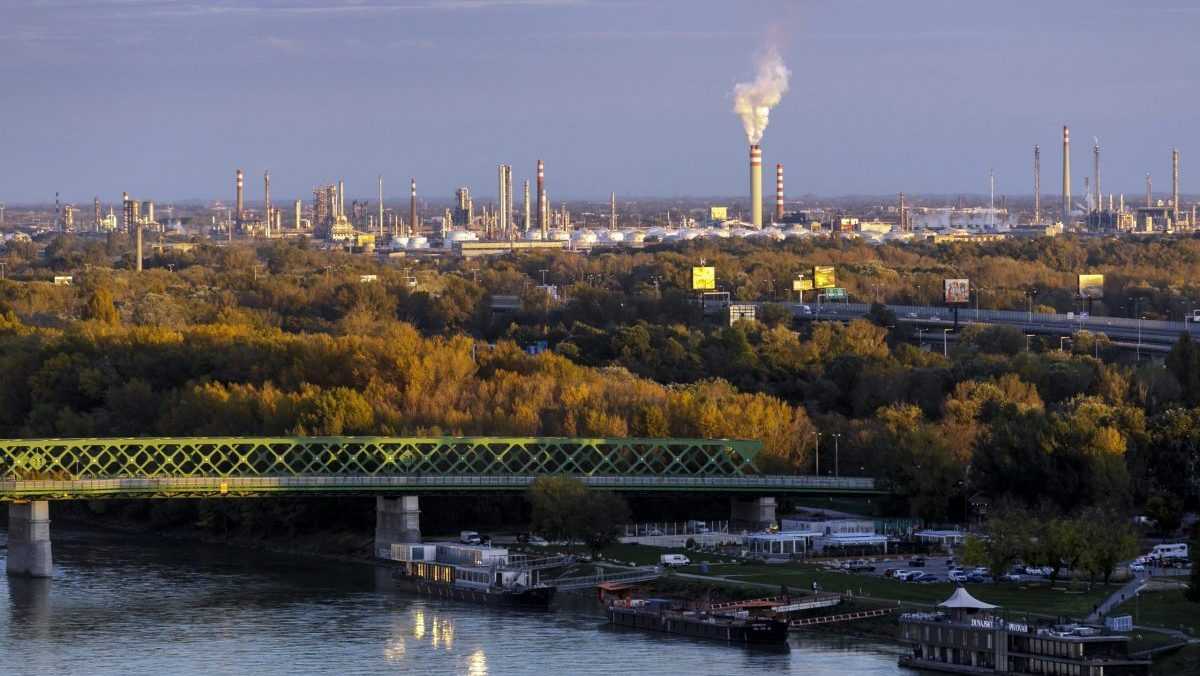 Rafinéria Slovnaft spustila generálne opravy v petrochemickej časti ...