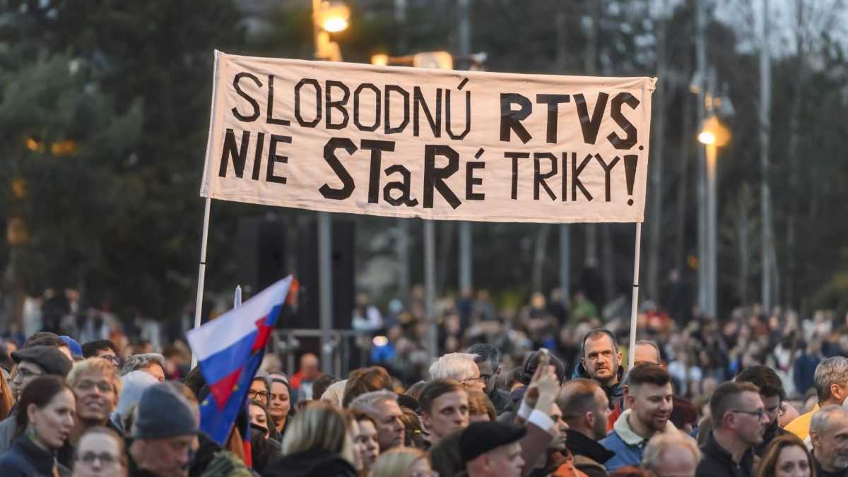 V Košiciach aj Bratislave protestovali proti krokom vlády - Správy STVR