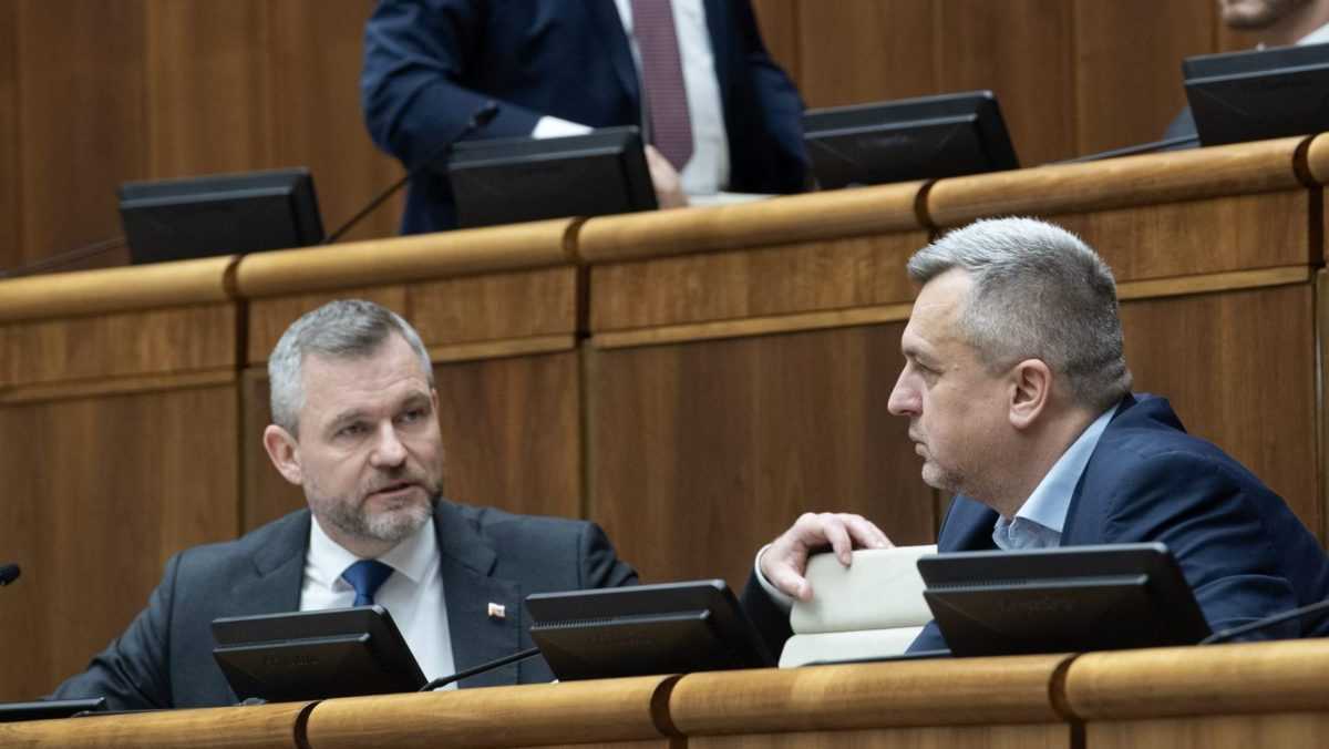 Strana SNS plne podporuje Petra Pellegriniho - Správy STVR