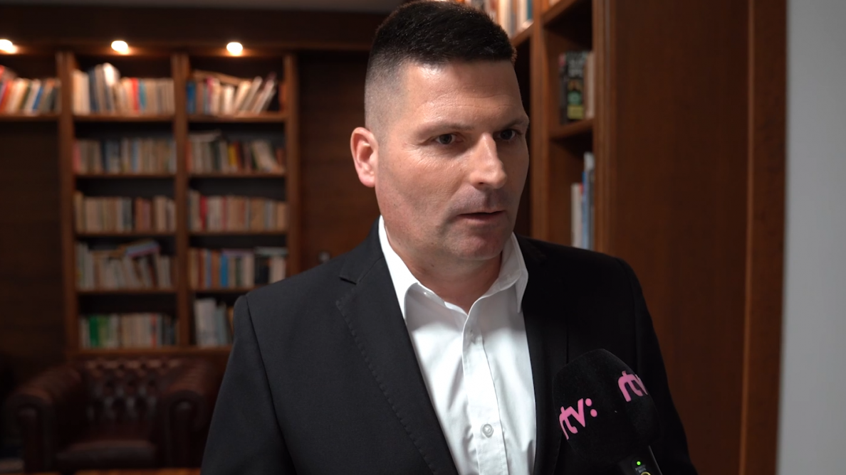 Róbert Švec: Snažil by som sa novinárov a politikov spájať - Správy STVR
