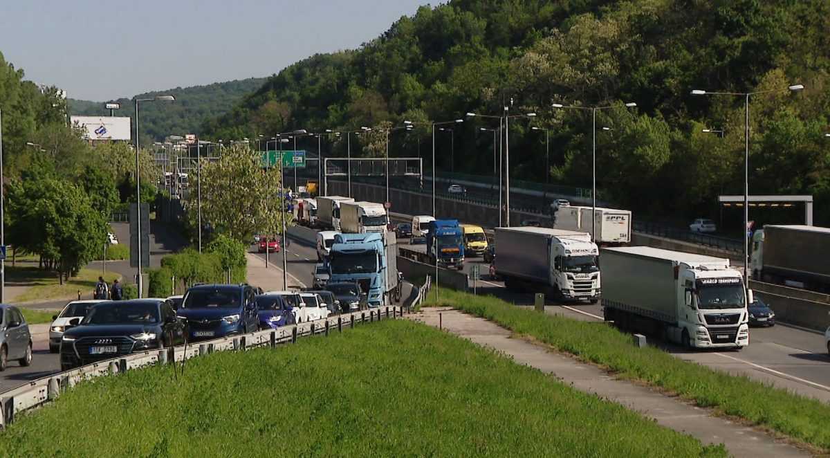 Na cestách by mohli jazdiť väčšie a ťažšie kamióny- Správy STVR