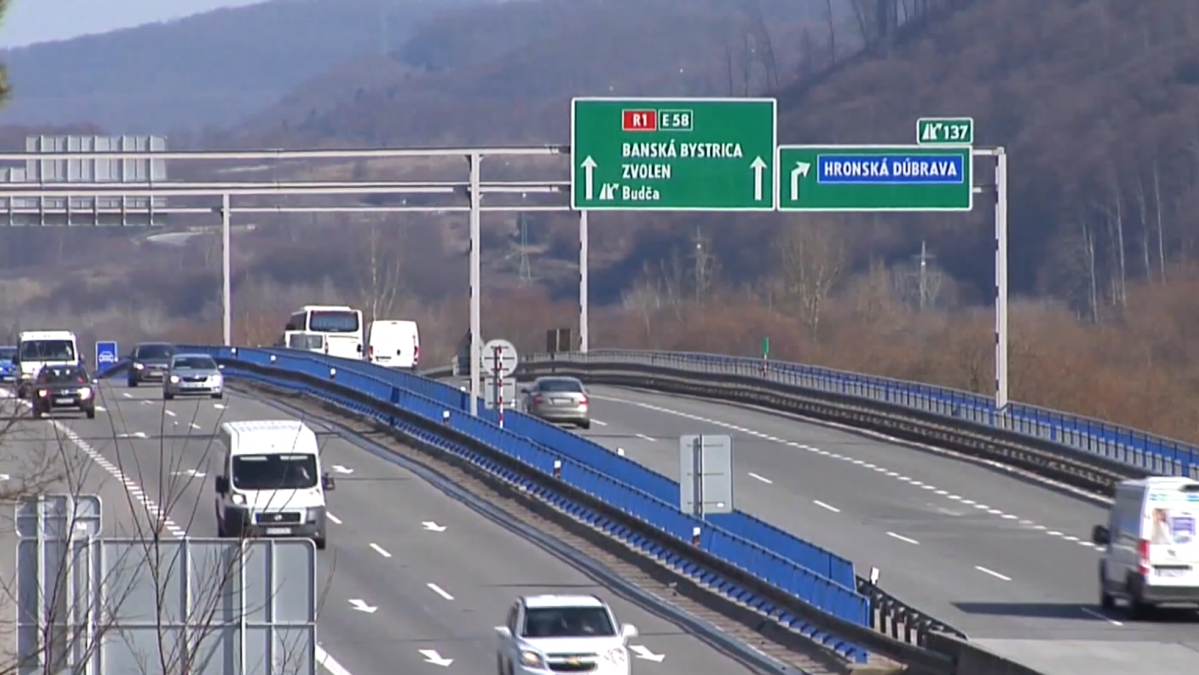 Vláda schválila zvýšenie ceny diaľničnej známky - Správy STVR