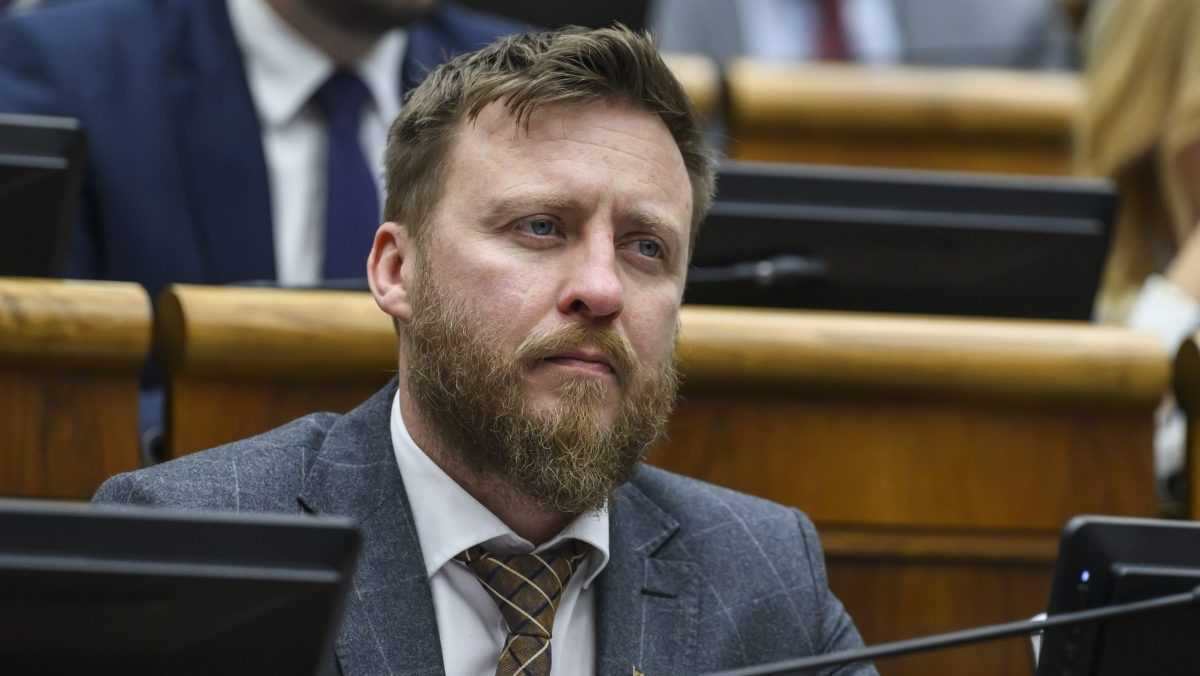 P. Kotlár chce vedieť, či v transfúzii krvi nemôže dôjsť k prenosu ...