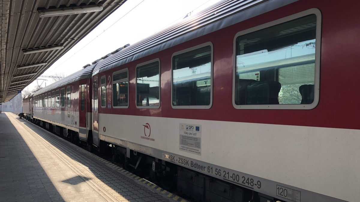 Za cestovanie vlakom si priplatíme, ZSSK zvyšuje ceny lístkov - Správy STVR