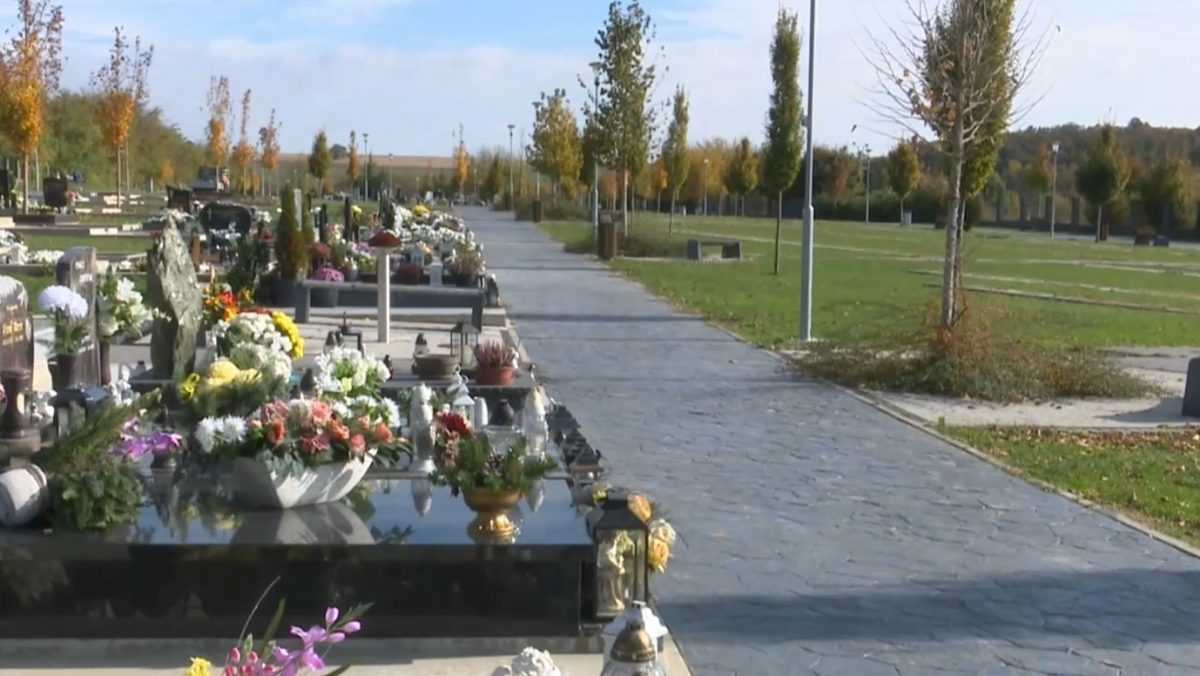 Prístup na nový cintorín v Nitre komplikuje frekventovaná križovatka - Správy STVR