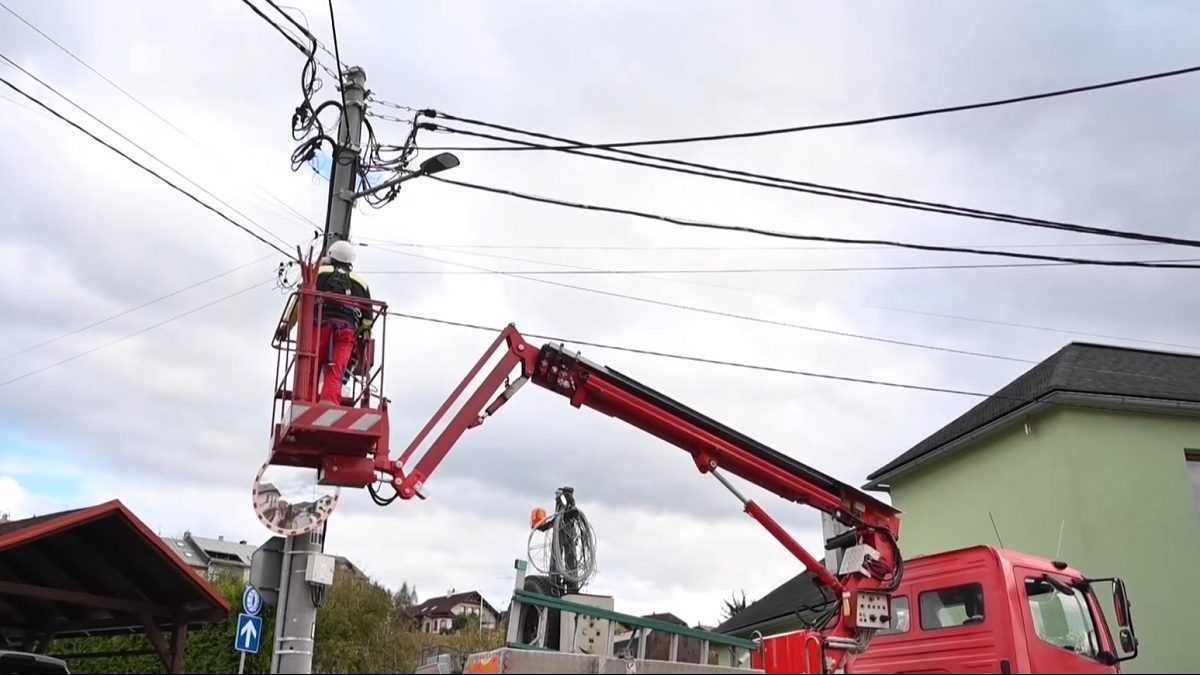 Elektrikári prestrihli na Kysuciach optické káble - Správy STVR
