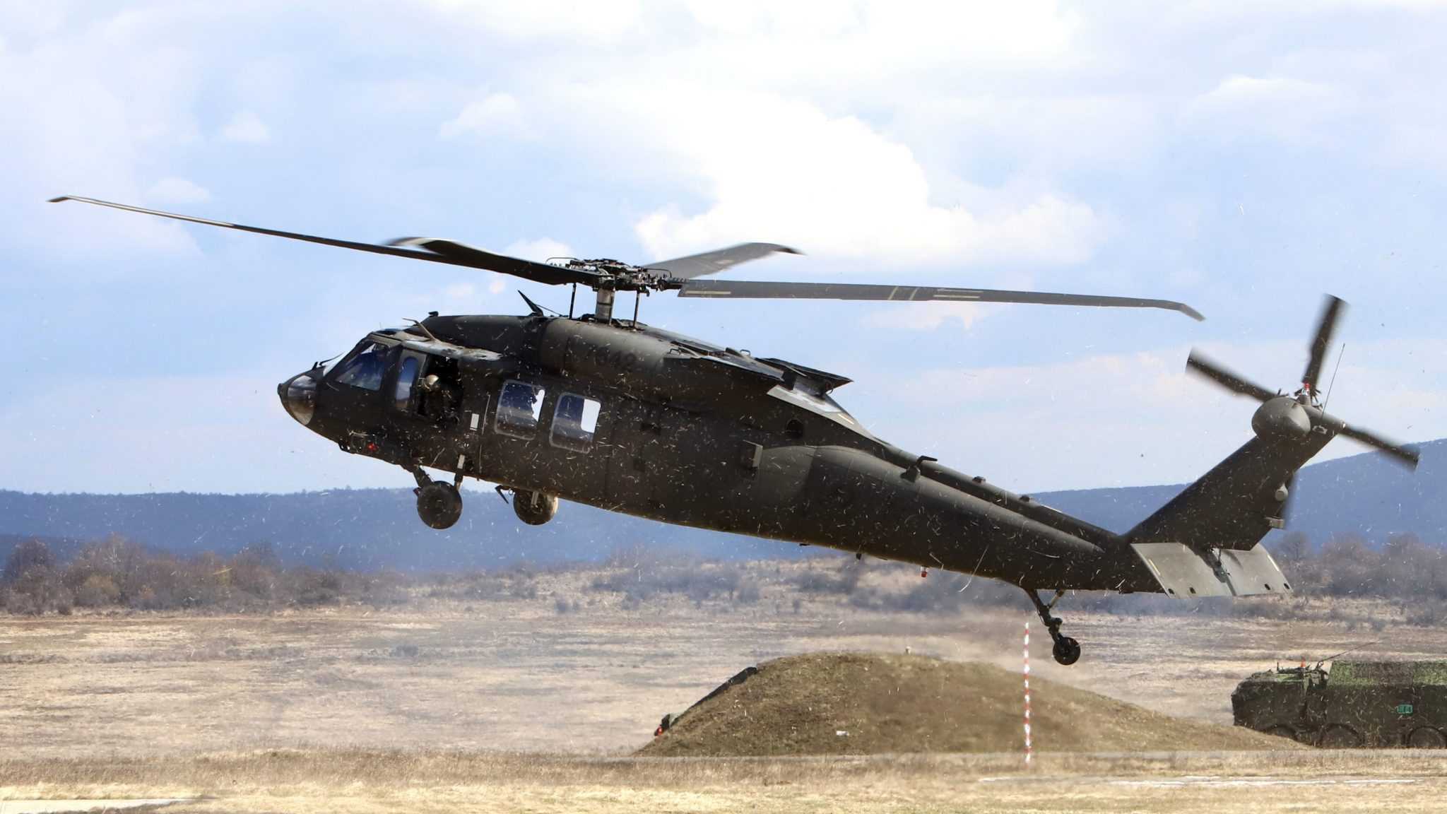 Ministerstvo obrany uzavrelo zmluvu na 12 vrtuľníkov Black Hawk ...