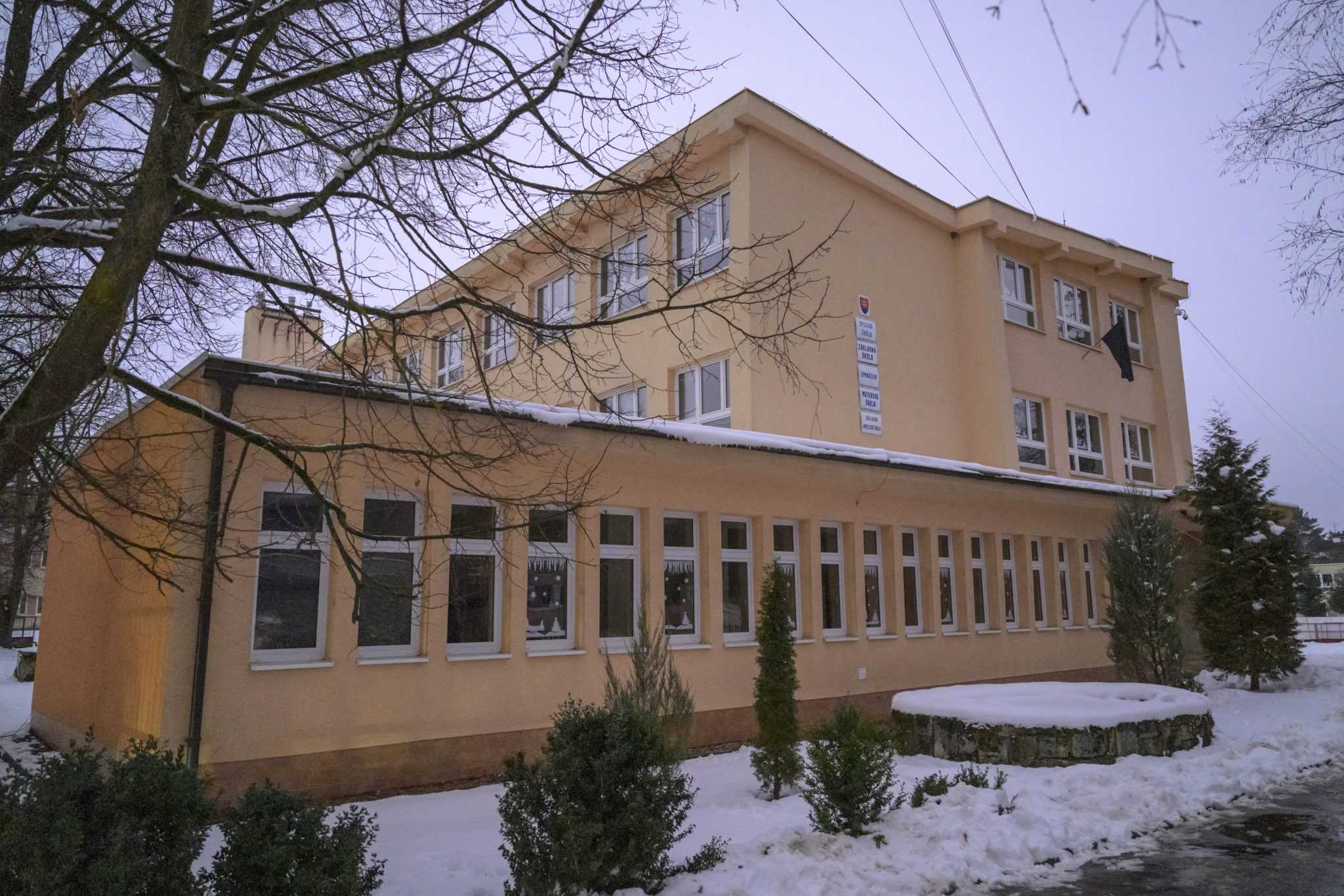 Škola v Spišskej Starej Vsi odmietla prítomnosť polície - Správy STVR