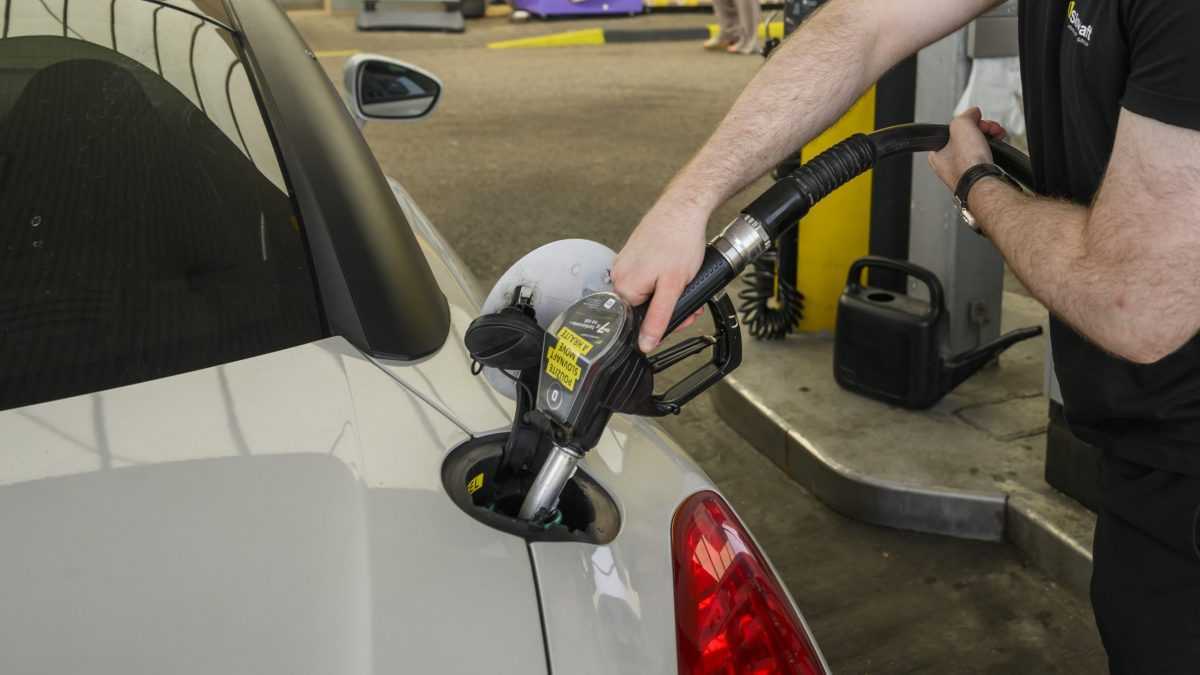 Benzín, nafta aj LPG opäť draželi - Správy STVR