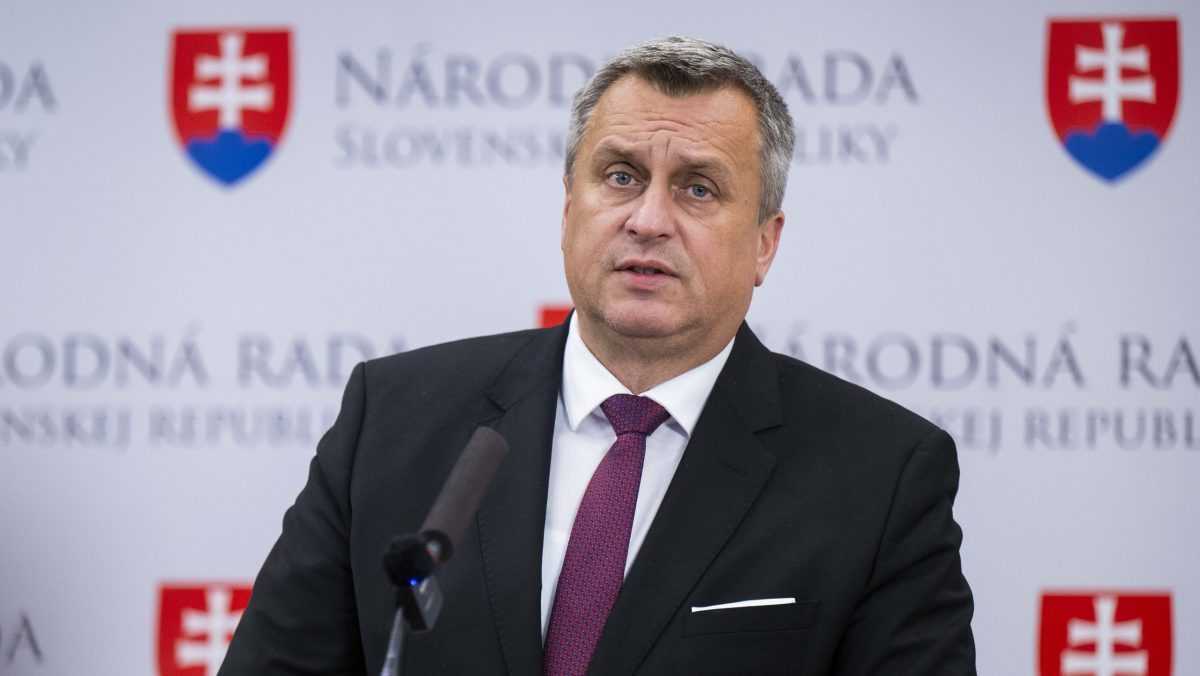 SNS žiada ospravedlnenie za podporu rezolúcie OSN o Ukrajine - Správy STVR