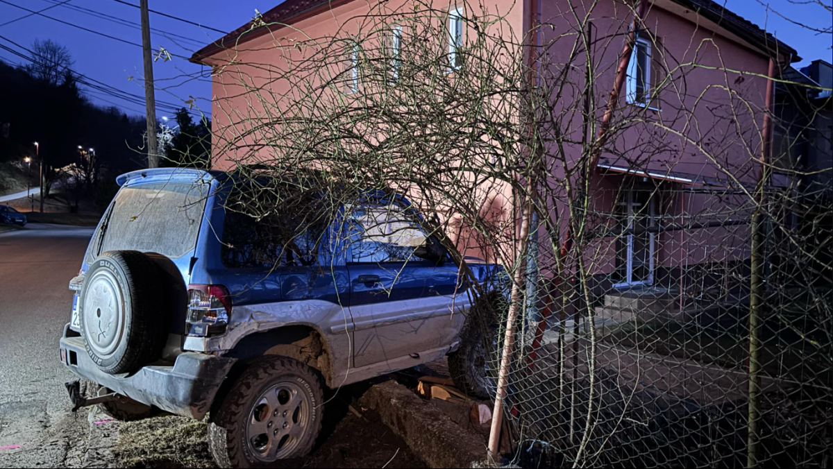 Primátor Revúcej mal dopravnú nehodu: Nabúral do plota a nafúkal ...