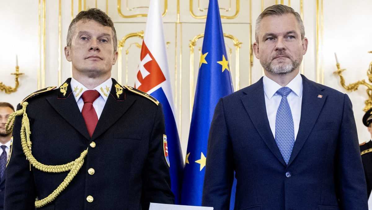 Prezident Pellegrini vymenoval troch generálov vrátane B. Zuriana - Správy STVR