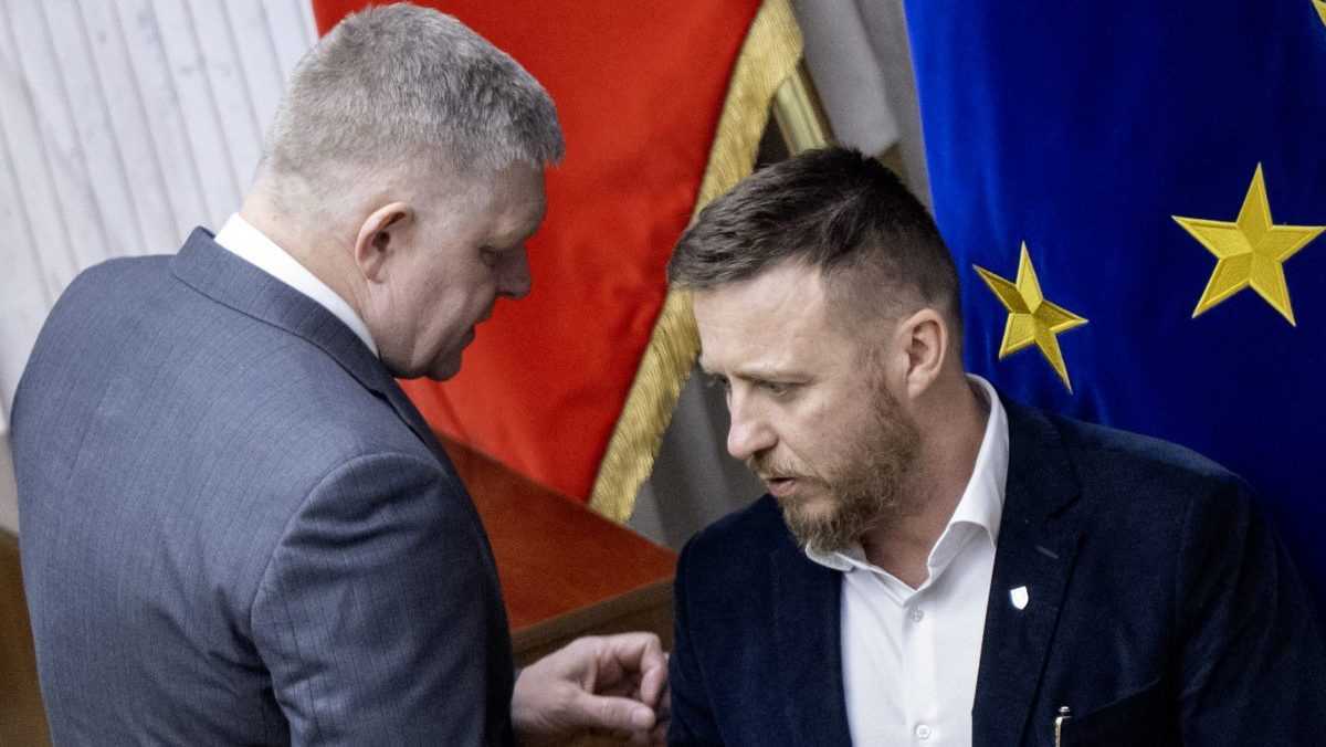 Peter Kotlár vyzval koalíciu a premiéra, aby ukončili očkovanie ...