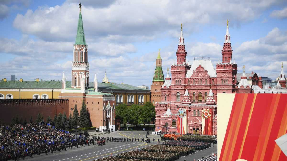 V Moskve sa začala vojenská prehliadka - Správy STVR